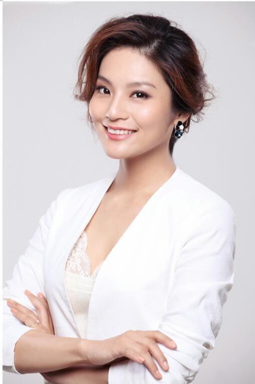 CCTV host: Meng Shengnan - iNEWS