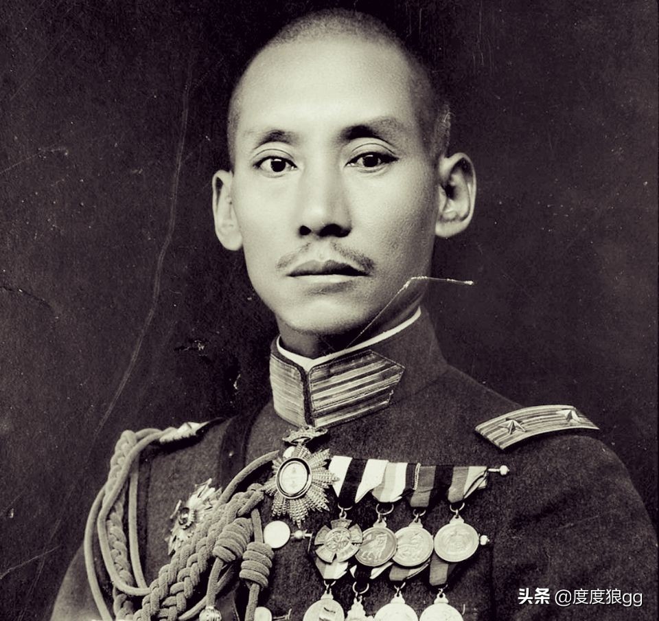 The army general was captured alive by the lieutenant general, how did ...