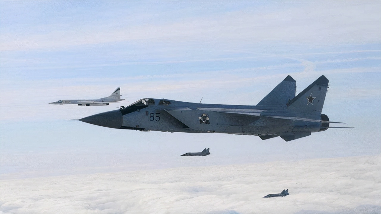 Overwhelming momentum: beautiful photos of the three main bombers of ...