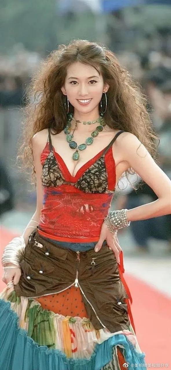 Sexy goddess Lin Chiling - iNEWS