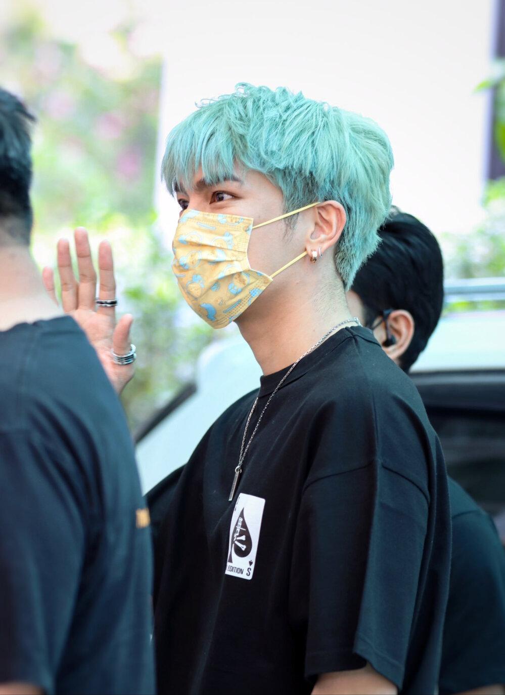 Thai boy blue hair style: sweetheart yyds, Mr. Miao is easy to control ...
