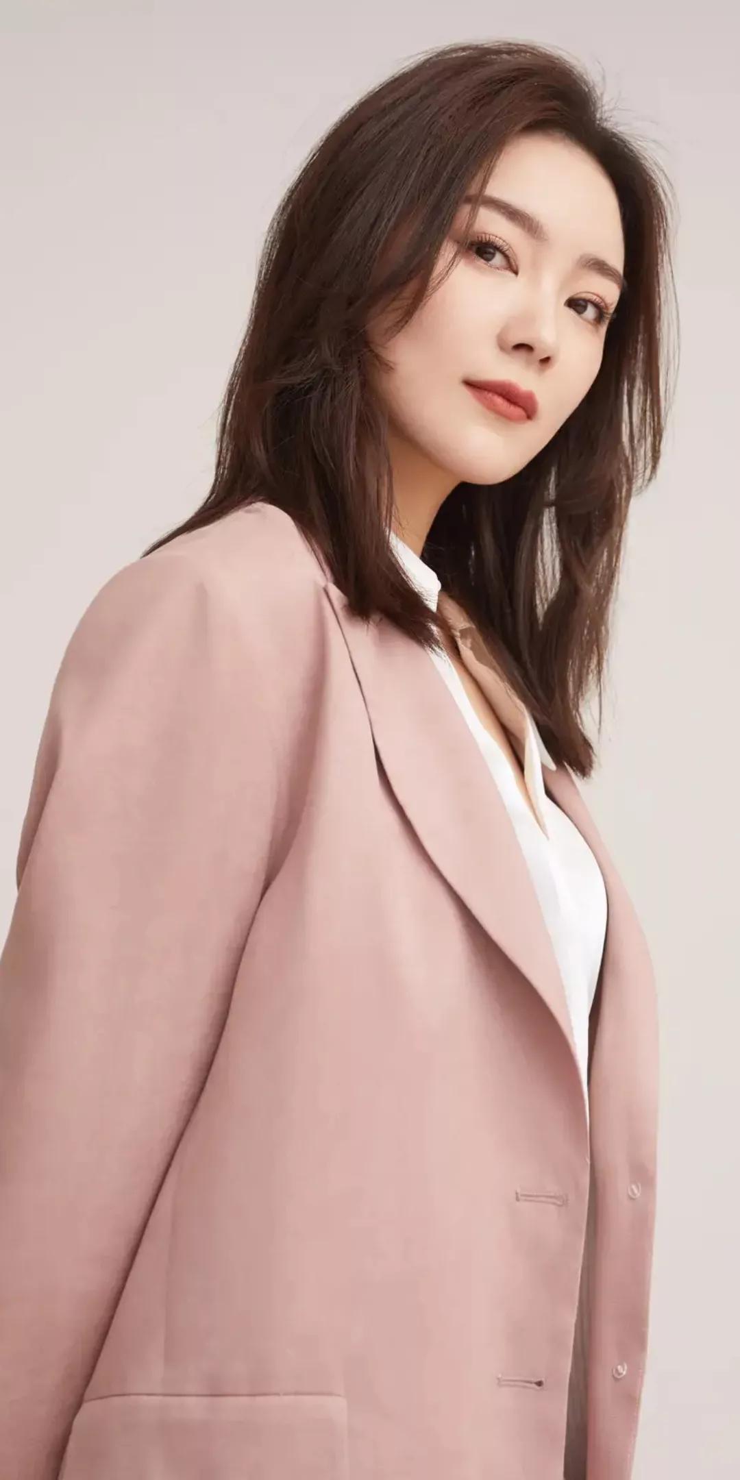 Actress Yu Xinhe is Yu Beibei?That's it, mystery and charming is too beautiful, the identity is ...