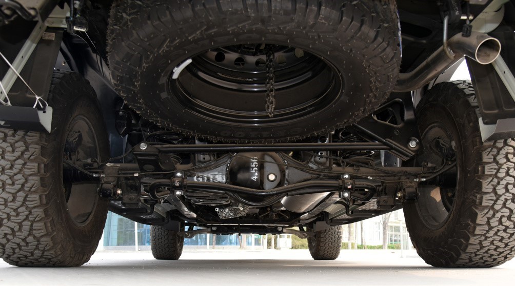 The car is more than 2 meters wide, with a Nissan engine, and ZTE's ...