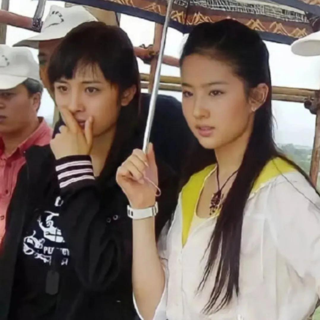 Yang Mi and Liu Yifei explode old photos in the same frame - iMedia