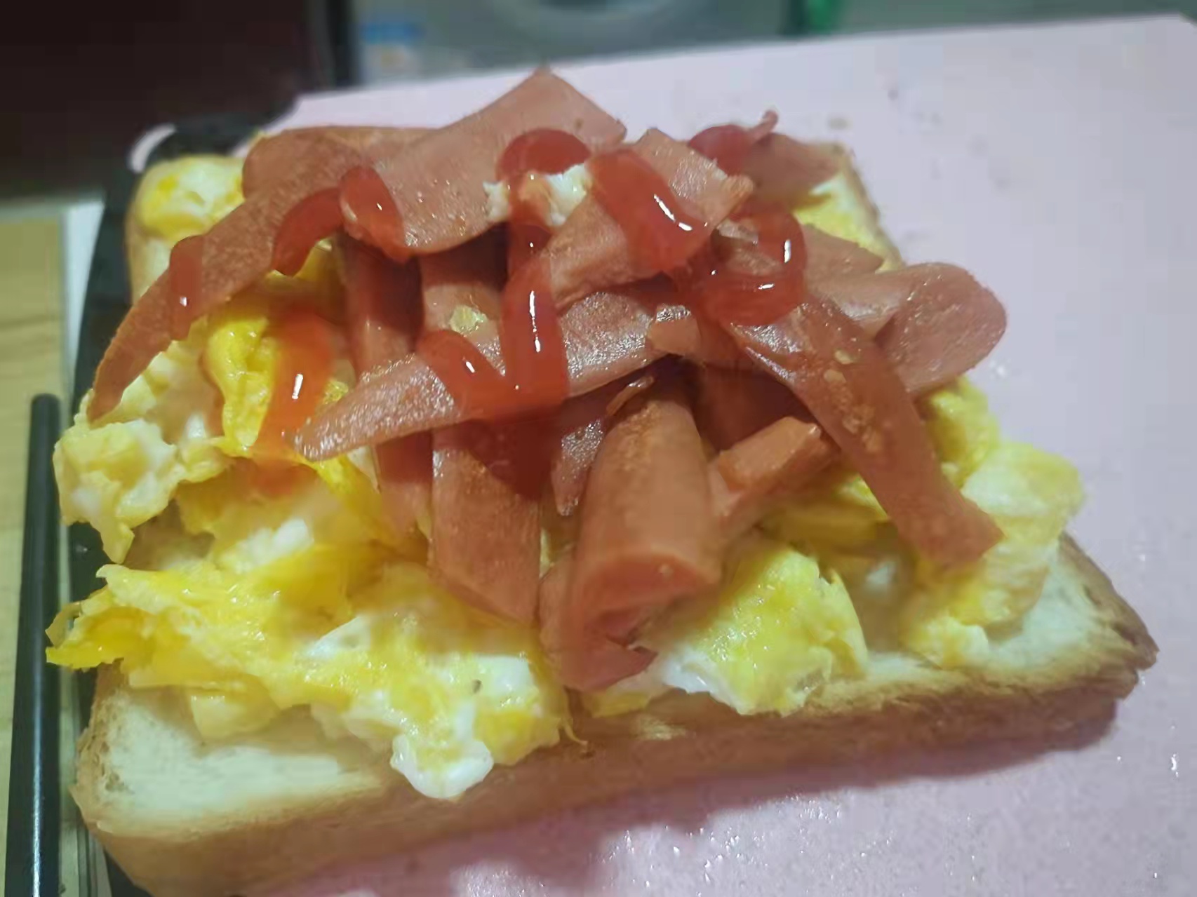 Autumn warming food, avocado sandwich - iNEWS