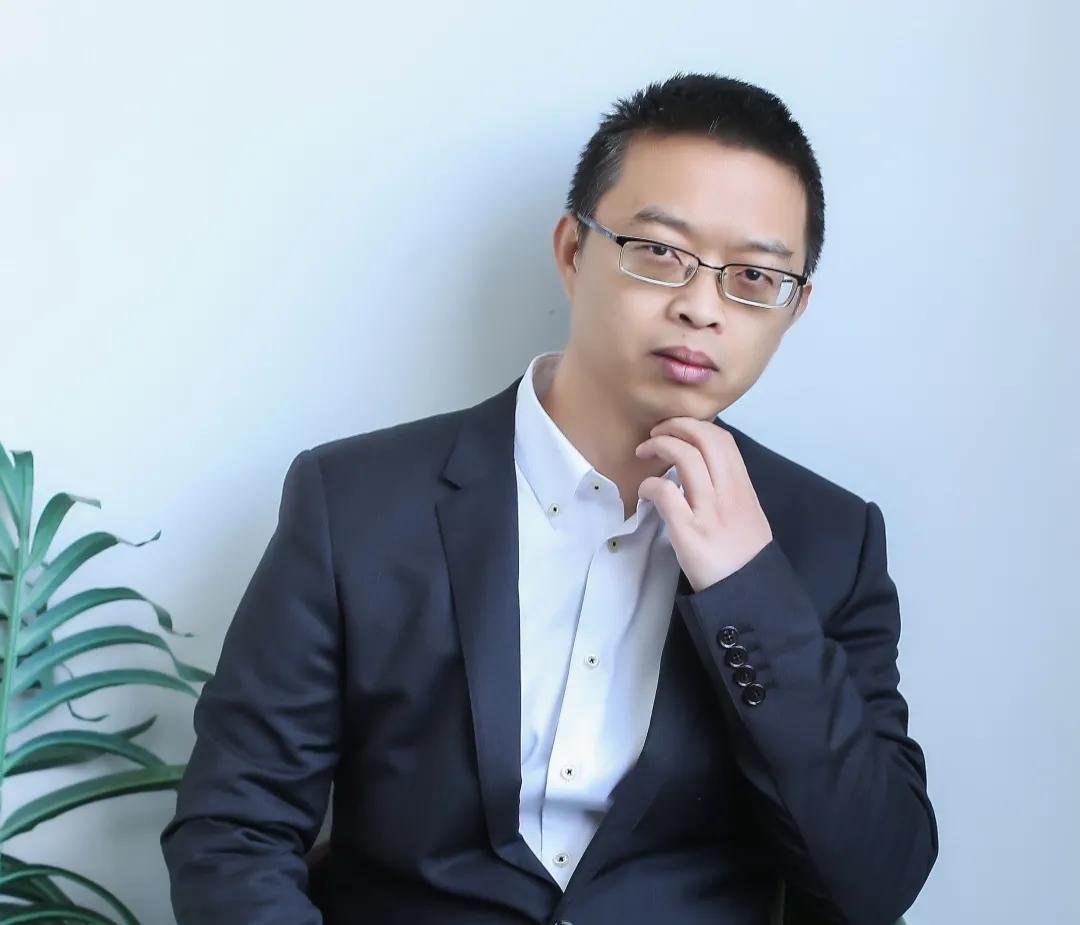 The instructor of Lu Xun College of Literature and the author of "Lin ...
