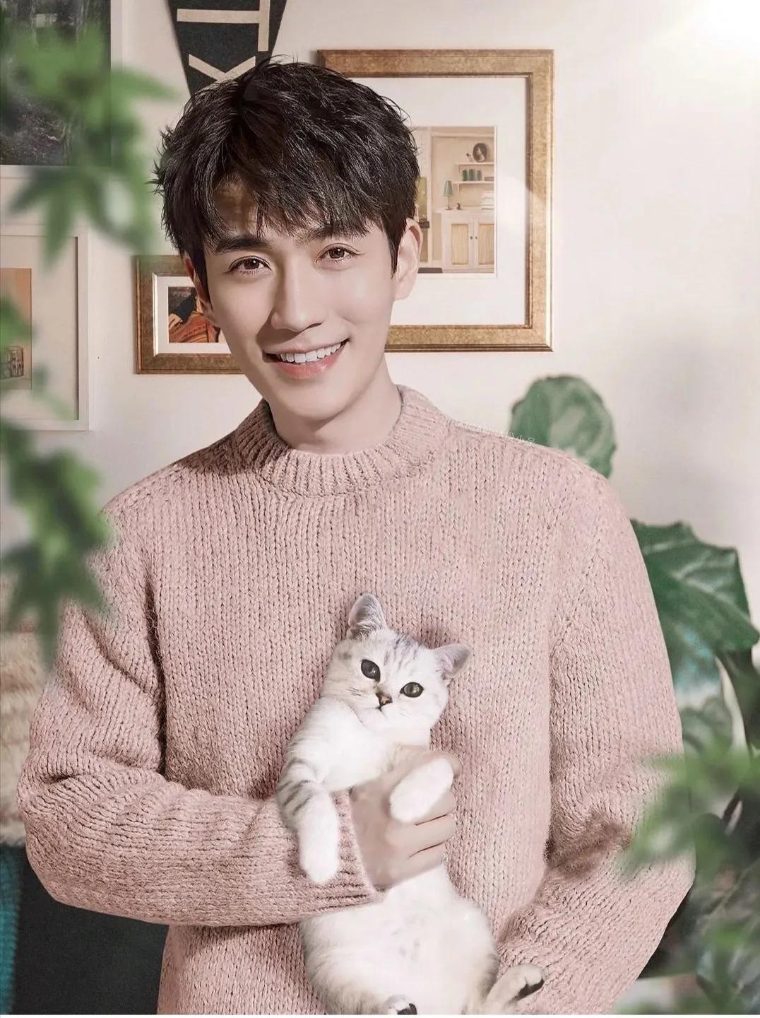 Affectionate Zhu Yilong and handsome Li Yifeng, don't you look at this? - iNEWS