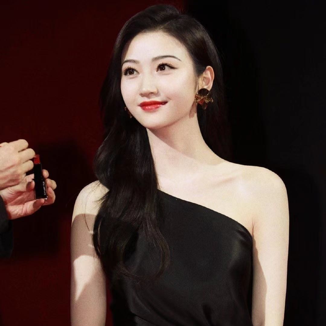 DIOR activity photo: Liu Yuxin is more handsome than Luo Yunxi, Jing ...