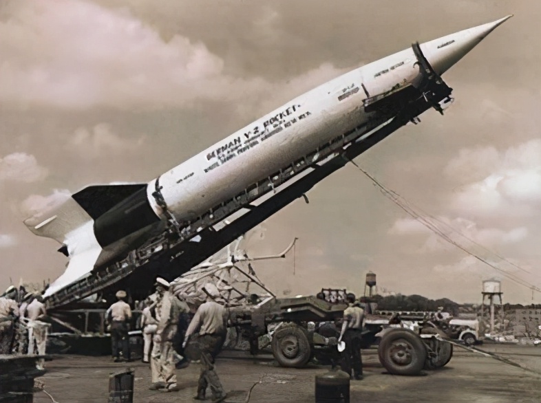 The father of the Soviet missile slipped into the fuel pool, and in ...