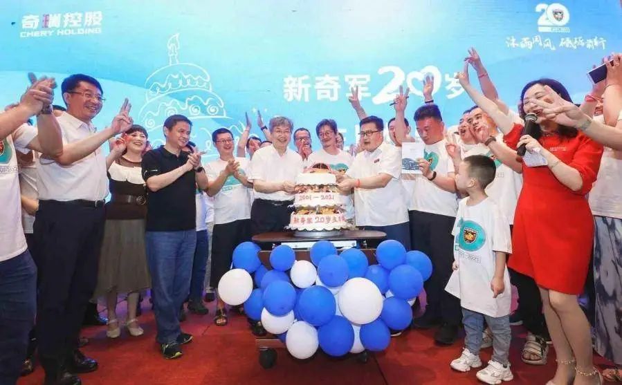 Yin Tongyue, who is immersed in building a car, should look up more and ...