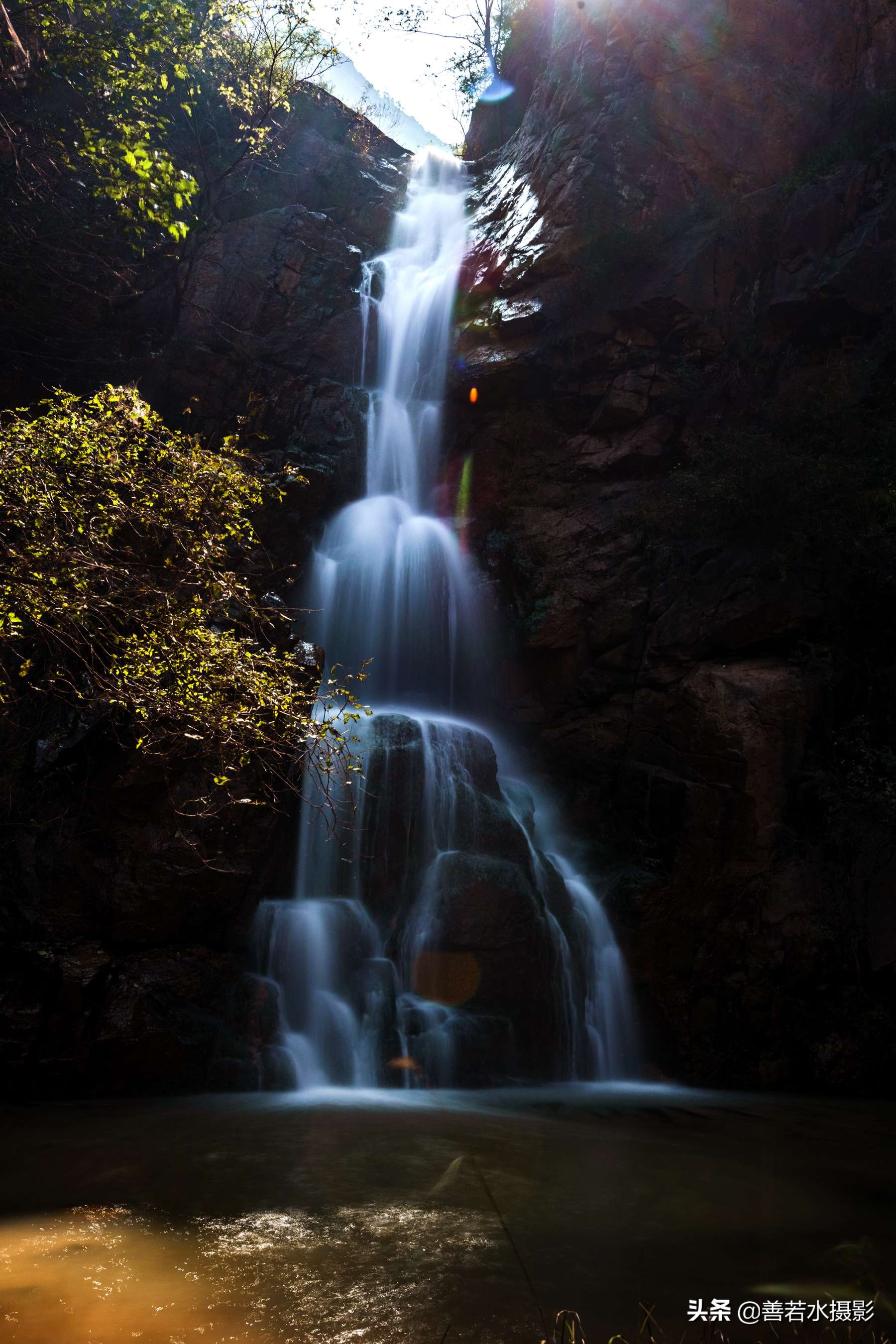 Five acres of poetic waterfall in Longxiang - iNEWS