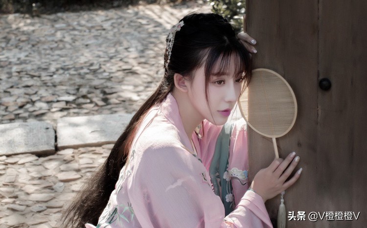 Net Red-Qu Xiaobing - iMedia