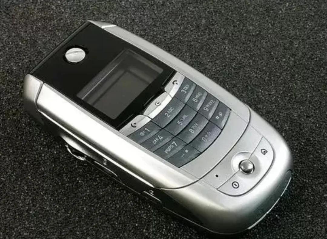In those years, the classic we chased together-Motorola mobile phone ...