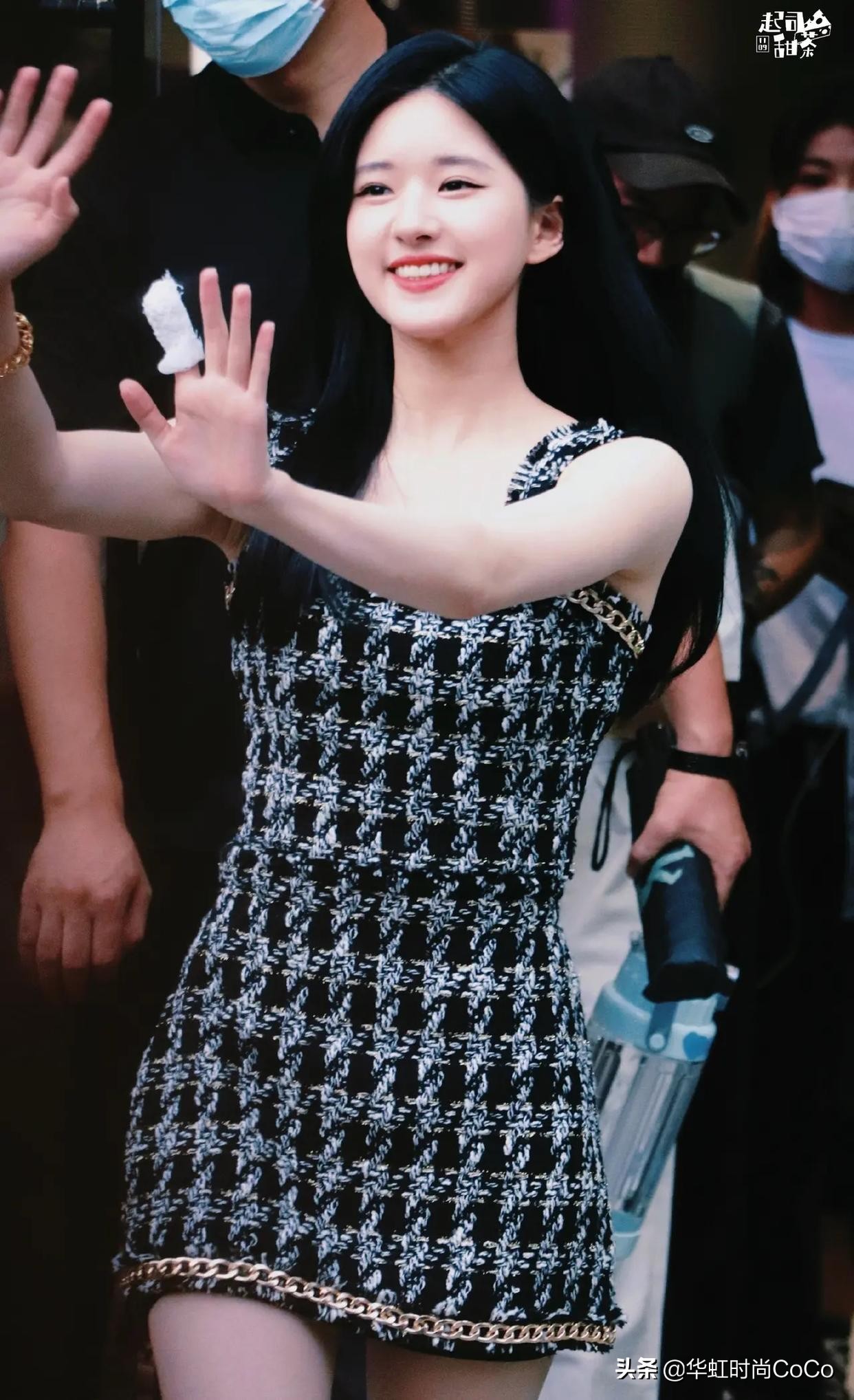 Celebrity Mito Zhao Silu's filming hand is injured and still so ...