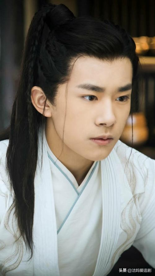 Which one has a strong dragon beard hairstyle, Xiao Zhan is beautiful ...
