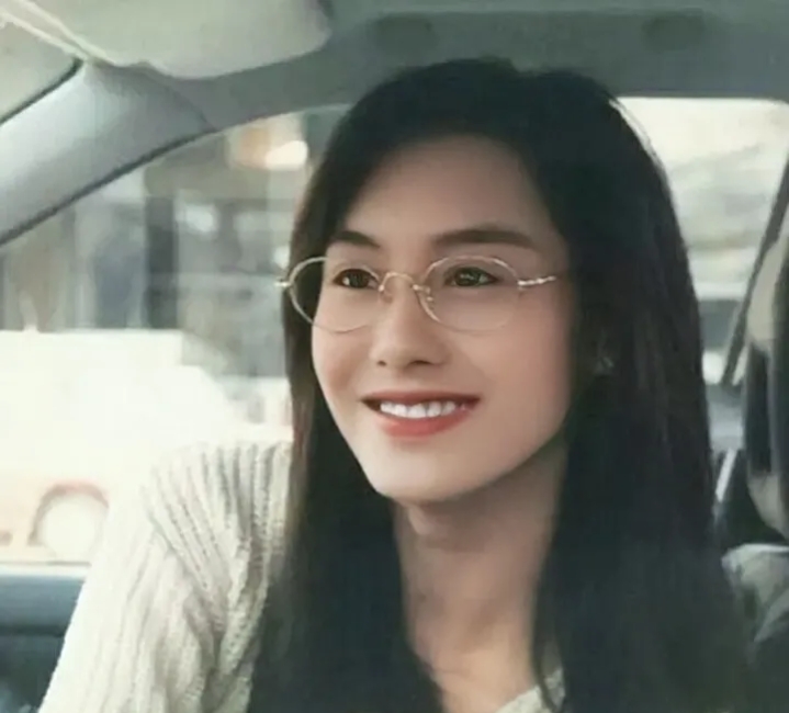 52-year-old Athena Chu's current situation is exposed: living in an old ...