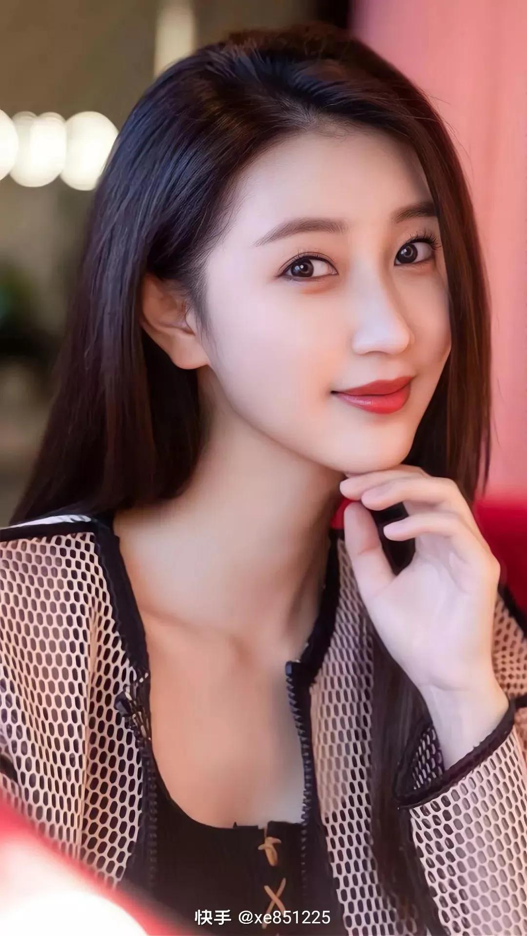 Who in "Jin Ping Mei" knows how to get along with husband and wife best ...