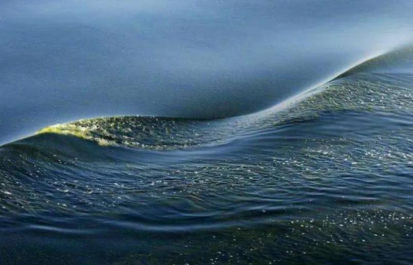 The earth is "drinking water" frantically, swallowing hundreds of ...