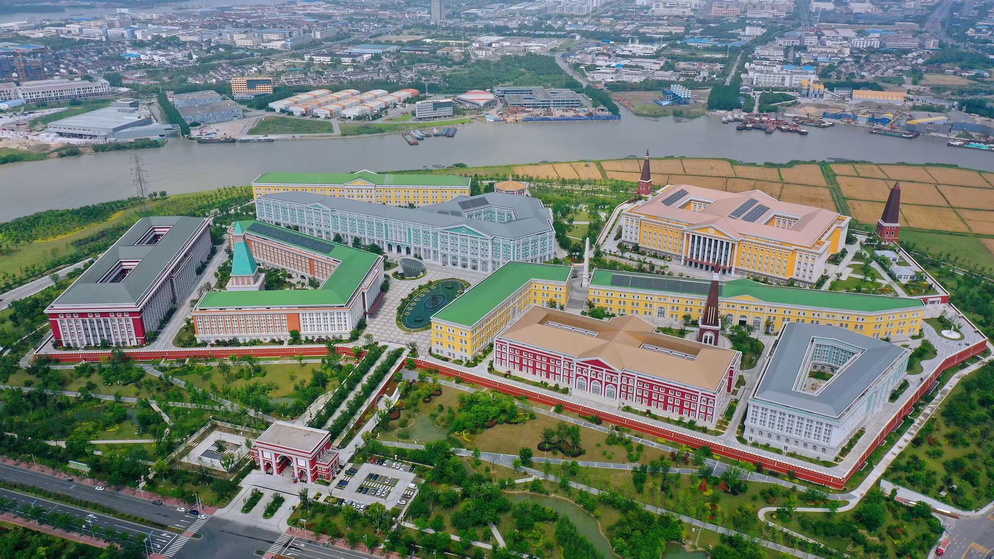 Suzhou Huawei R&D Center, which took 8 years to build, looks like a ...