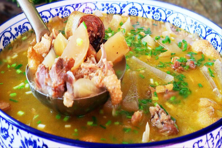 Stew the old duck soup, do not blanch the water to remove the fishy, do ...