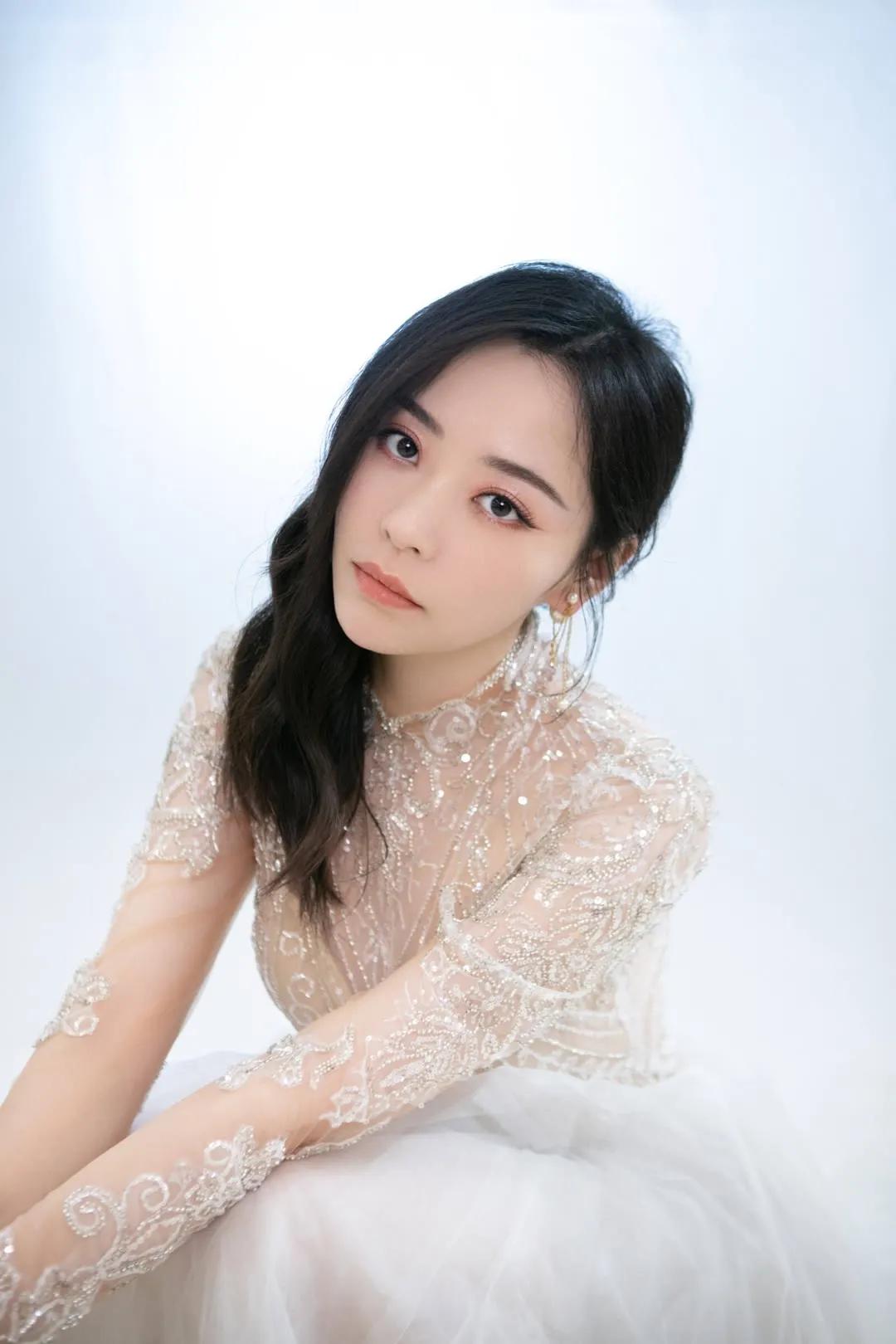 Zhang Yuying, netizen: Sichuan beauty for the song - iNEWS