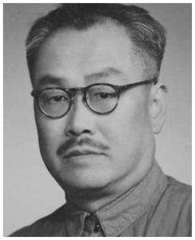 Red agent tycoon Wu Defeng: He was unknown, but he played with Wang ...