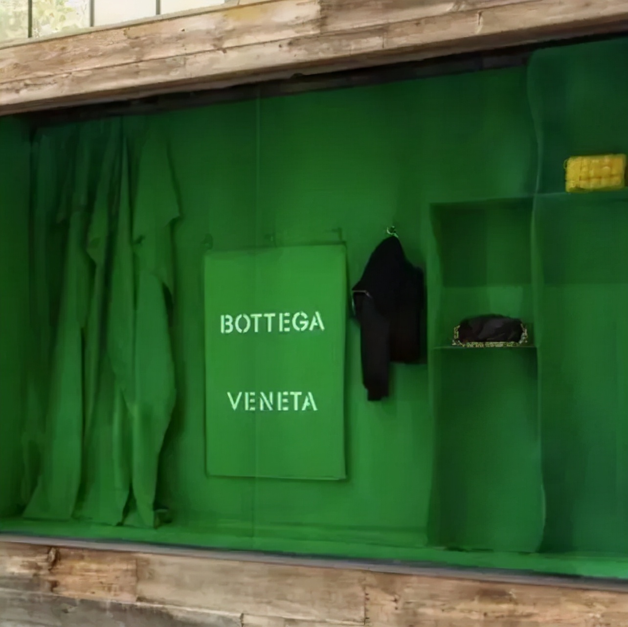 The first popular color of this fall, "BV Green" is the first choice ...