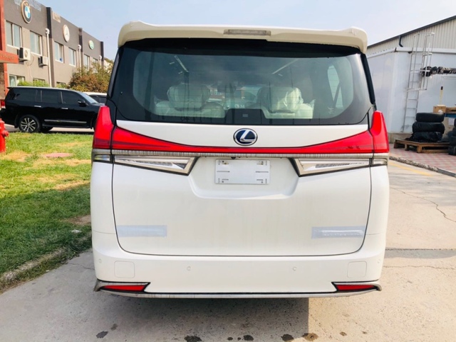 21 Lexus LM300 European Standard Taiwan Edition White - iNEWS