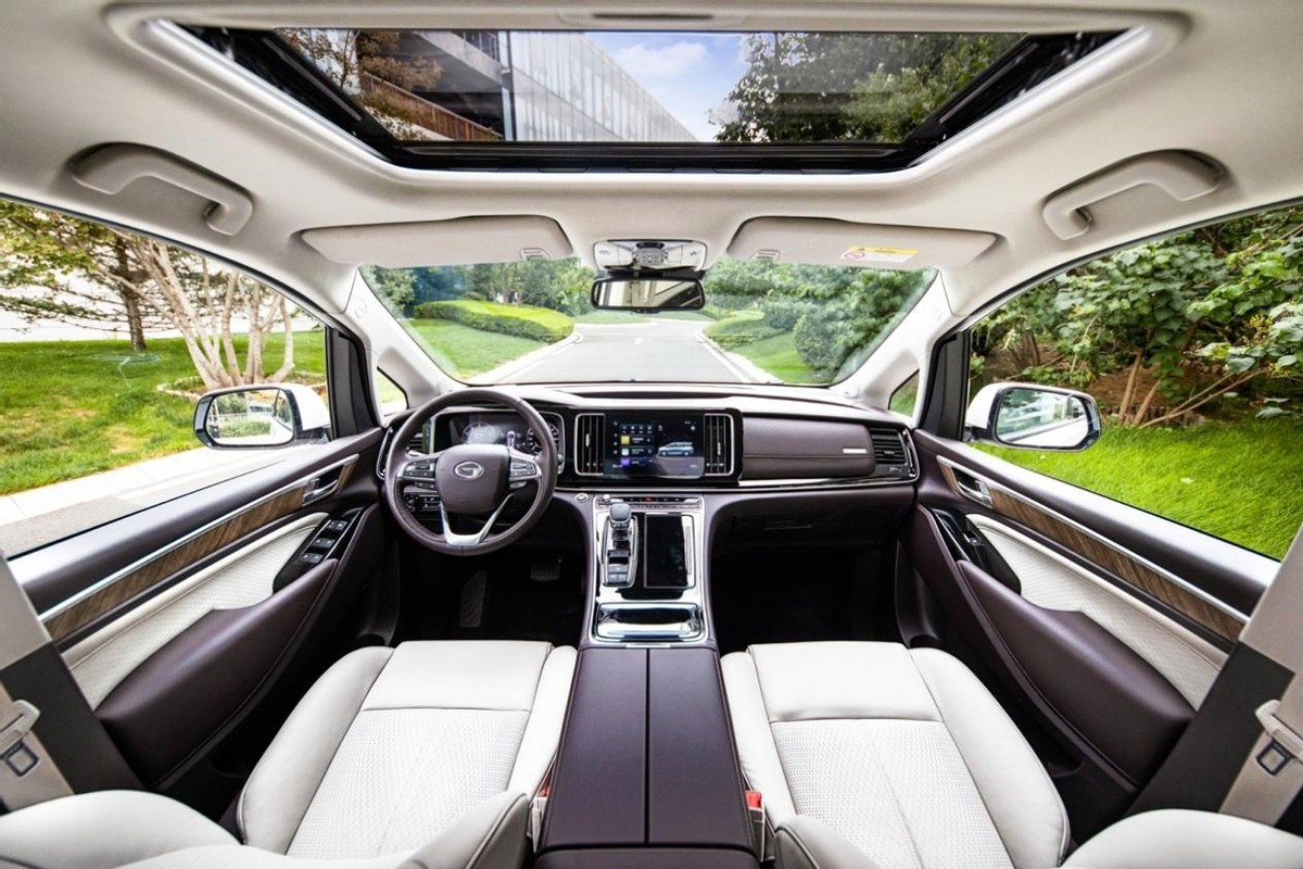 Large space 7-seater MPV, the price is low, the configuration is relatively high, 252 horsepower ...