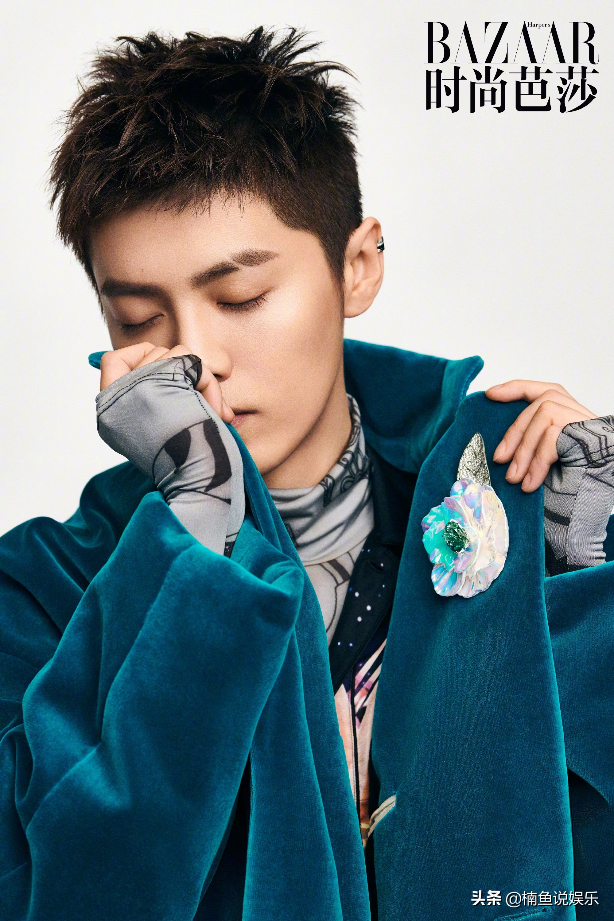 Luhan's broken eyebrows are exposed!The cover of Den Bazaar magazine is ...