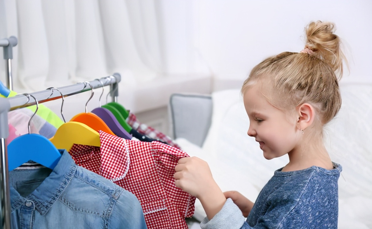 Don't pick up old clothes for your children and wear them, which will ...