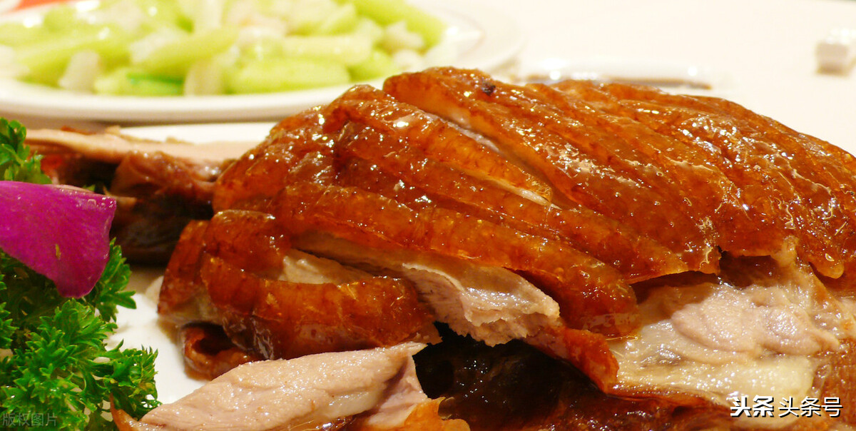 Which Hunan sauce duck or Beijing roast duck makes you linger, and you ...