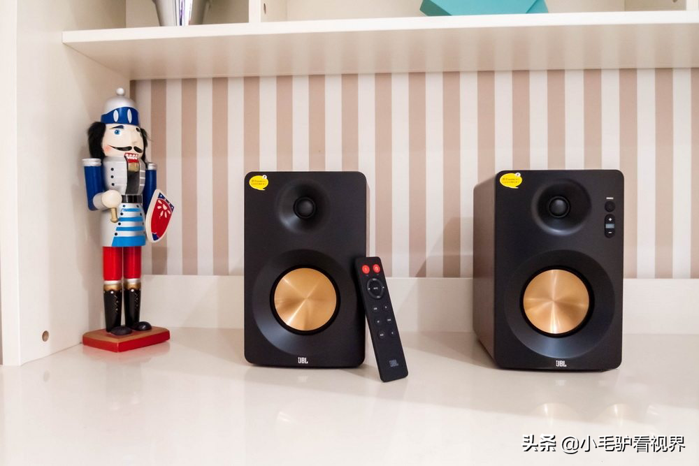 Do you have this JBL speaker in your mind? JBL CM220 to rub a familiar ...