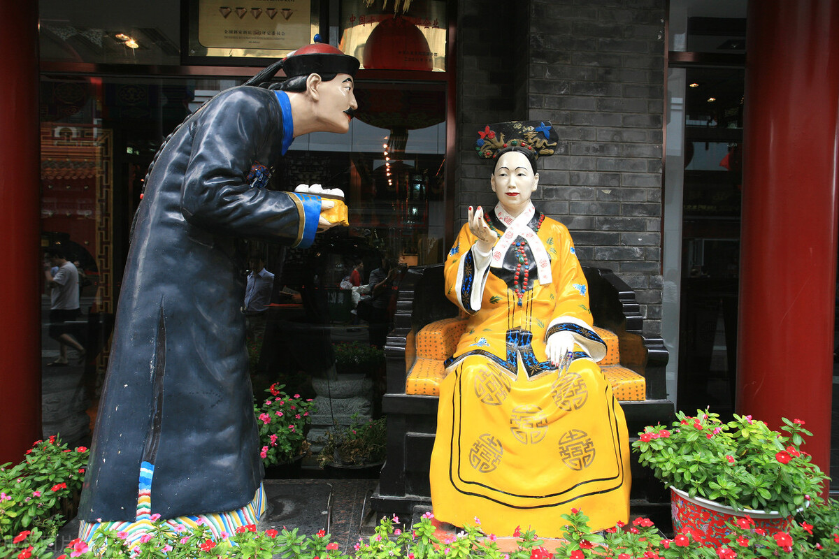 Why are there so many fish in Beihai Park?Legend has it that there are ...