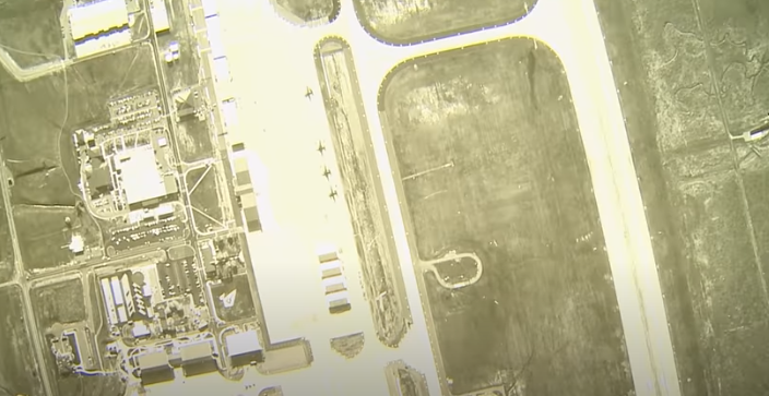 What can the U2 camera at an altitude of 21,000 meters capture? The ...