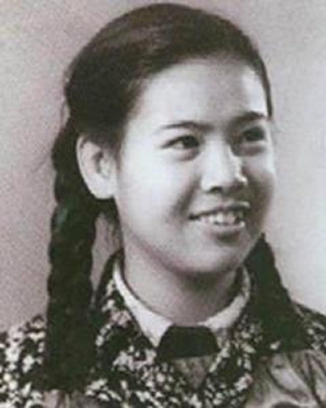 Shao Hua: Regarding Mao Zedong as his own father, and staying with Mao ...