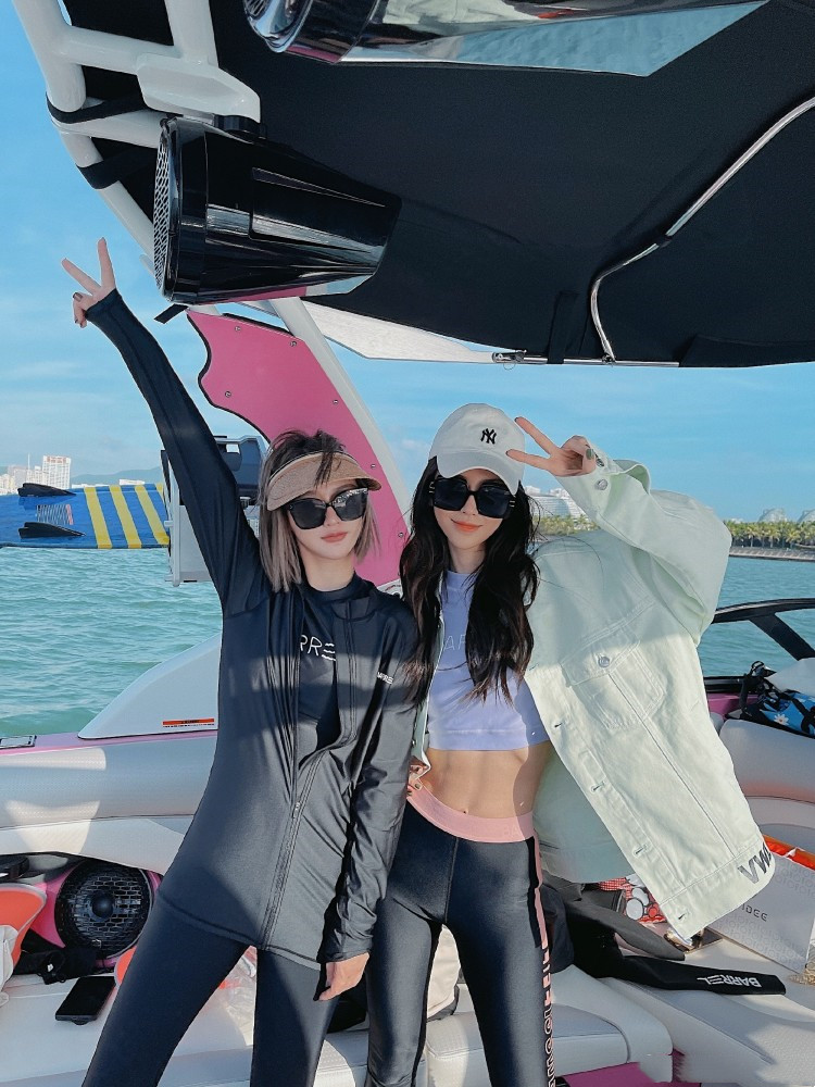 Angelababy and her girlfriends go to sea to play, show off the charming ...