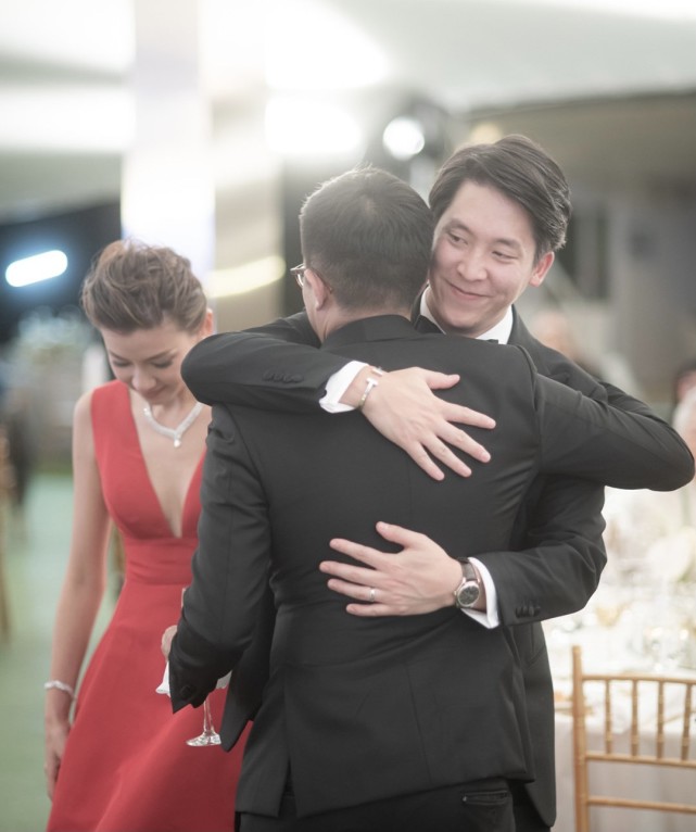 The wedding scene of Zhu Lingling's stepson was warm, and she was right ...