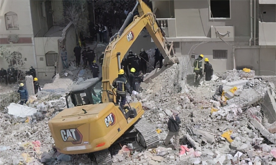 Into Egypt (36) Egypt's iconic unfinished building, unexpectedly began ...