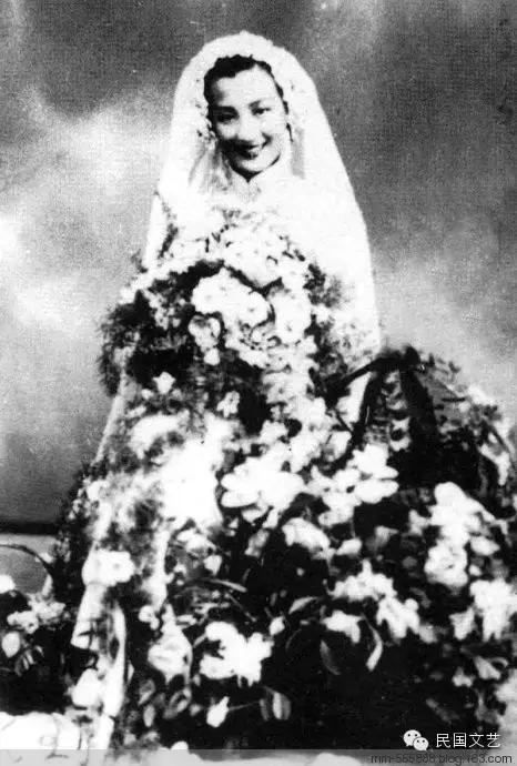 Zhou Xuan and other actresses in 1949 rare group photos of ten ...