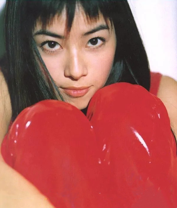 "Singing Lady" Shen Yan is stubborn, she chooses to be a junior, and ...