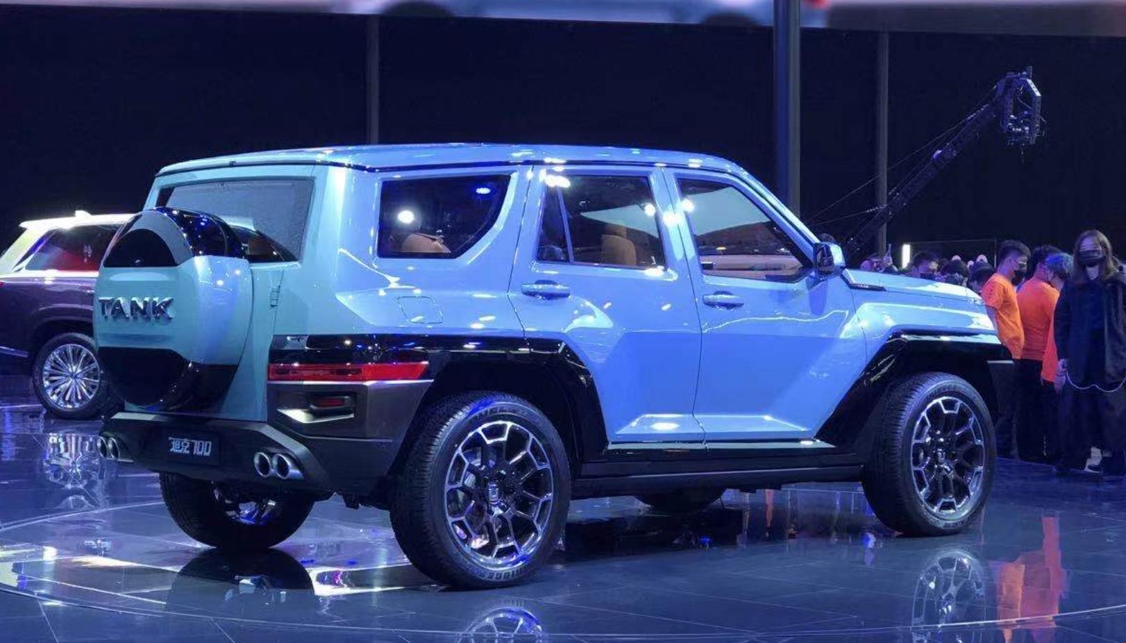 The Great Wall is really fast, another brand new SUV, the 400 tank is ...