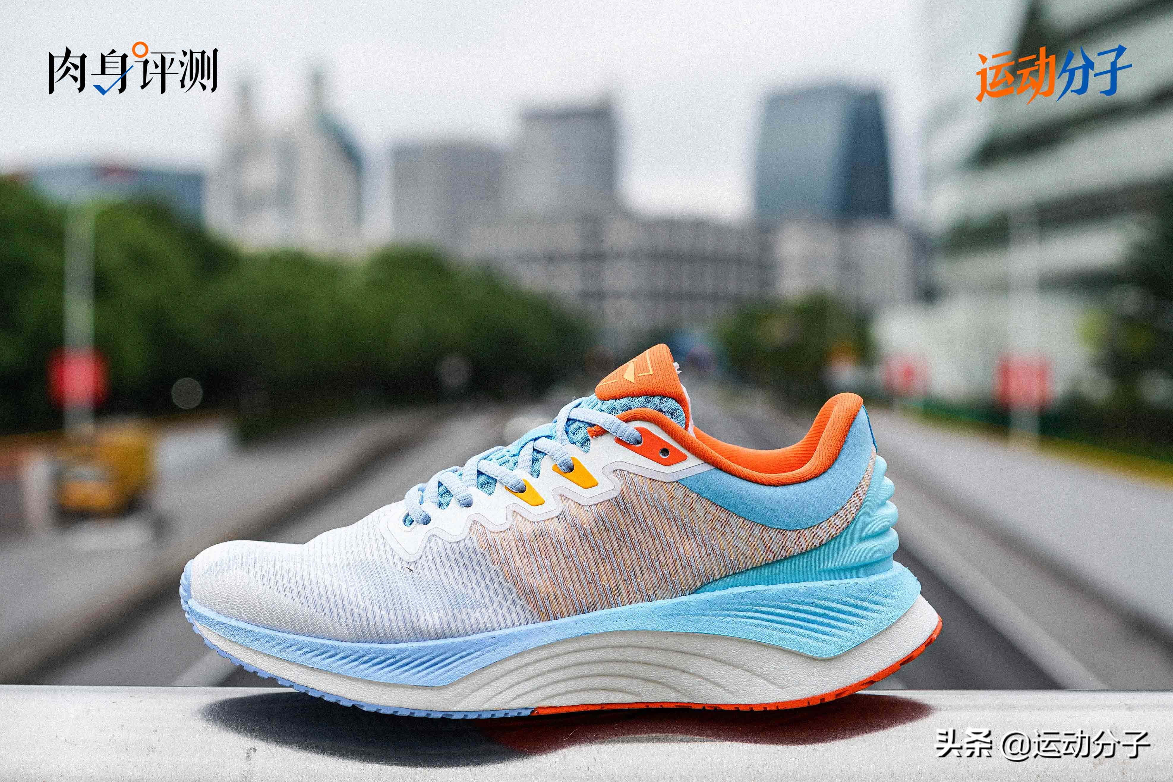 Li Ning Yueying: A pair of safe jogging shoes that do not show off ...