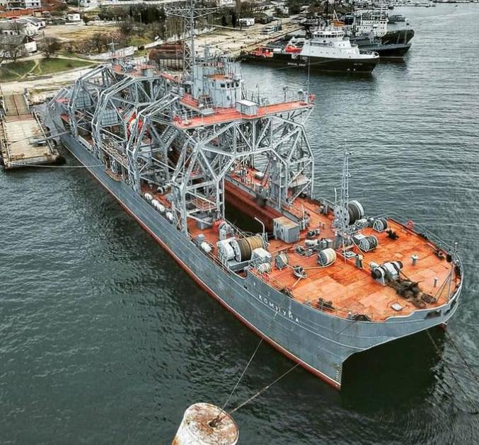 Russian Equipment Chronicle - The Commune Submarine Rescue Ship - iNEWS