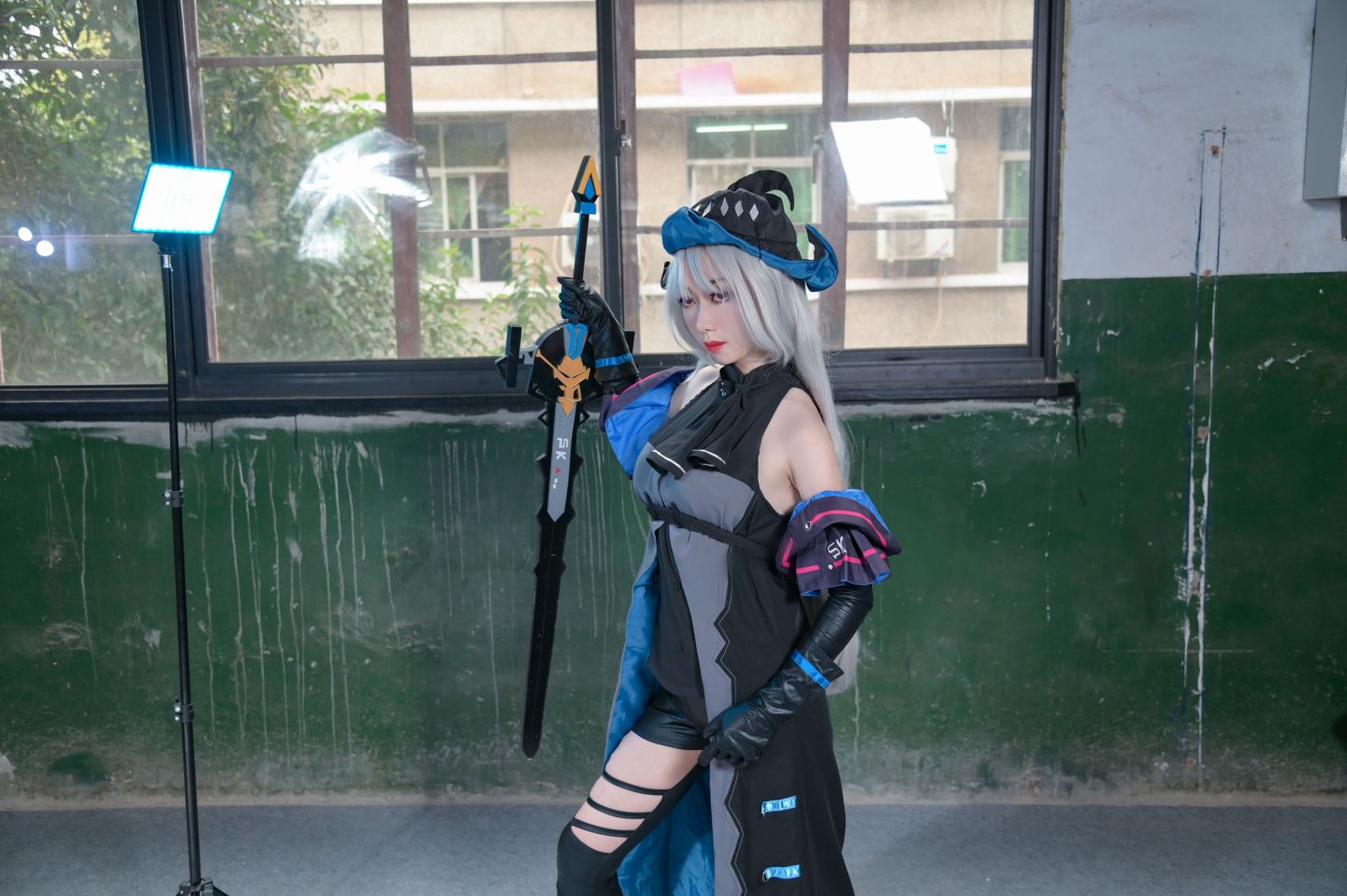 Tomorrow's Ark Skadi cosplay - iNEWS