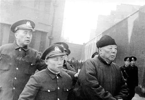 Why did the three big gangs that lasted for a hundred years, the ...