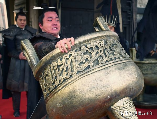 When King Qin Wu died, King Zhaoxiang Qin was hostage in the Kingdom of ...