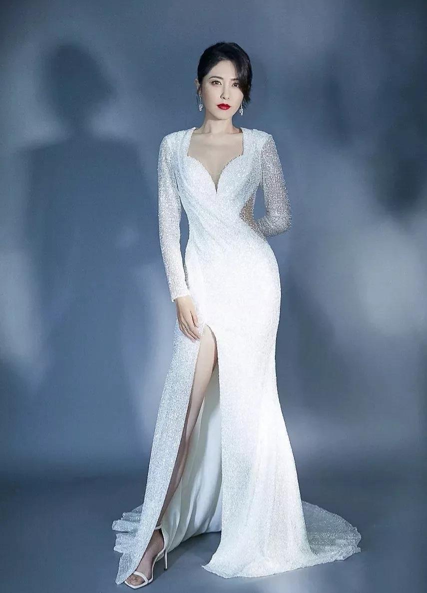 The most beautiful actress Zeng Li - iNEWS