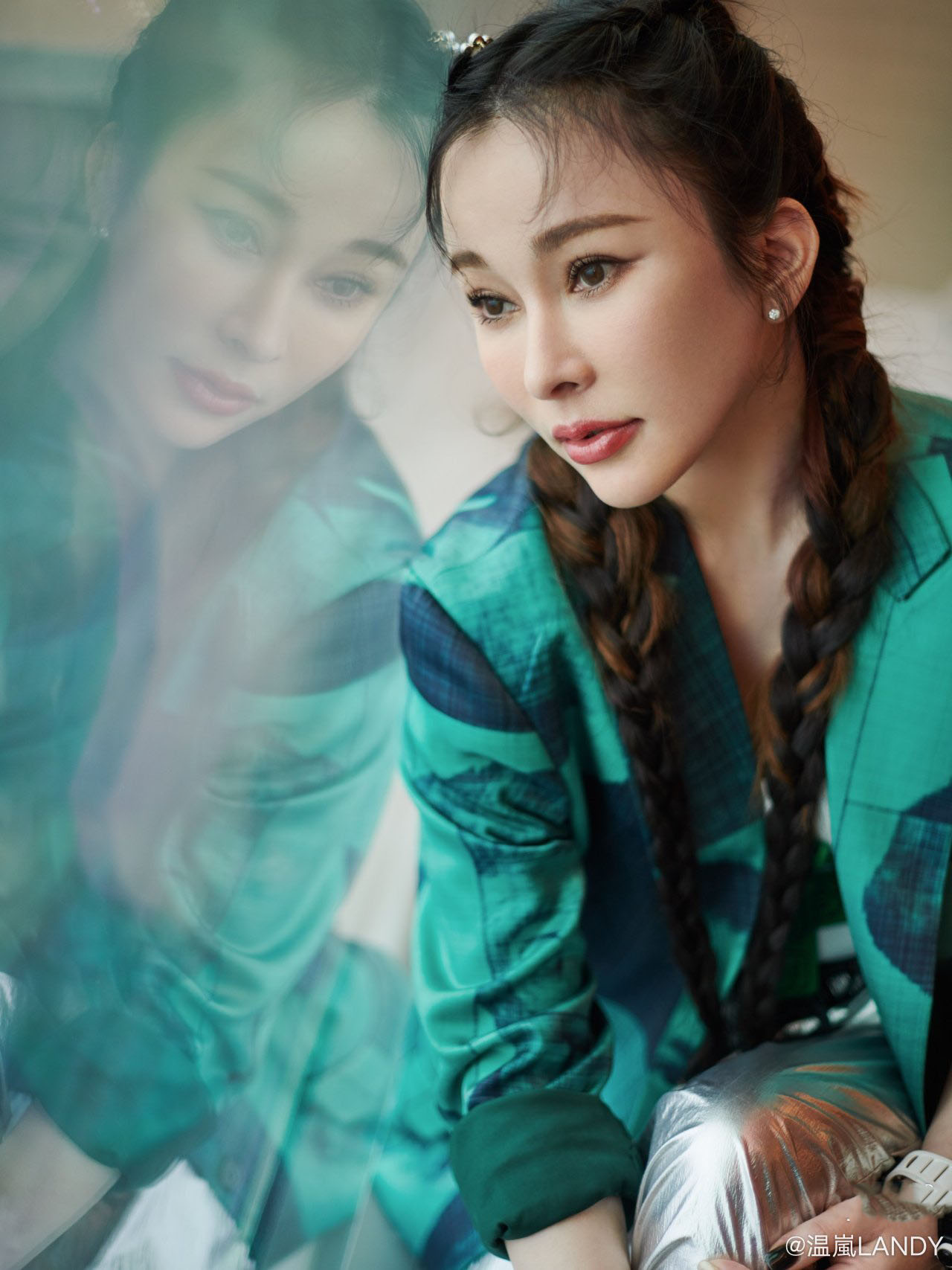 The 42-year-old Wen Lan's face is stiff and hard to smile. Why does she ...