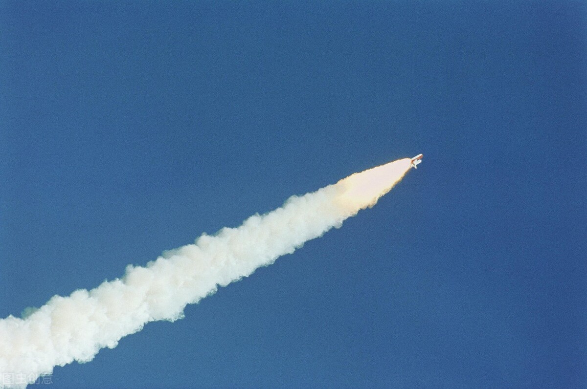 The Columbia disintegrated bizarrely in the air, and the seven ...